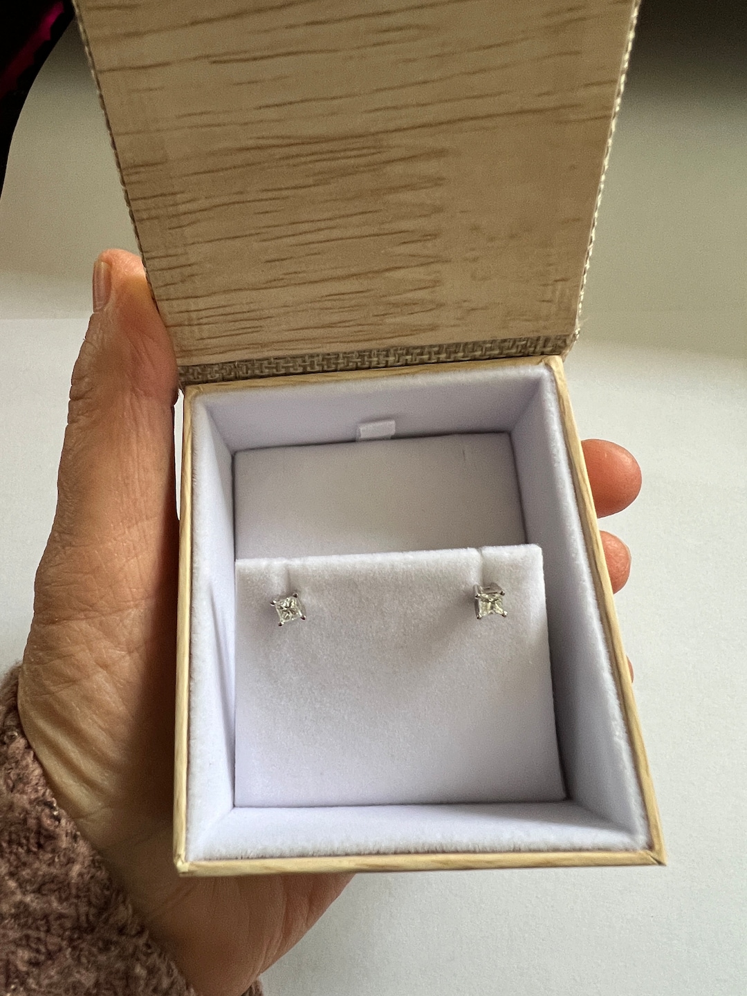 Earring Box, Wood Look, Burlap Covered, Magnet Flap Closure, White ...