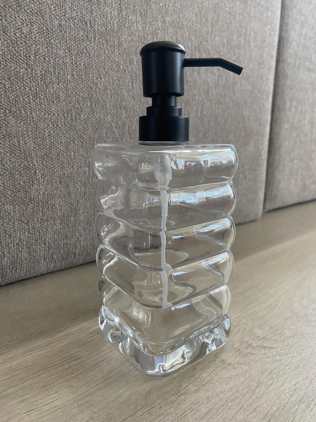 Durable Fluted Clear Bubble Glass Soap Dispenser W/black Spout,clear ...