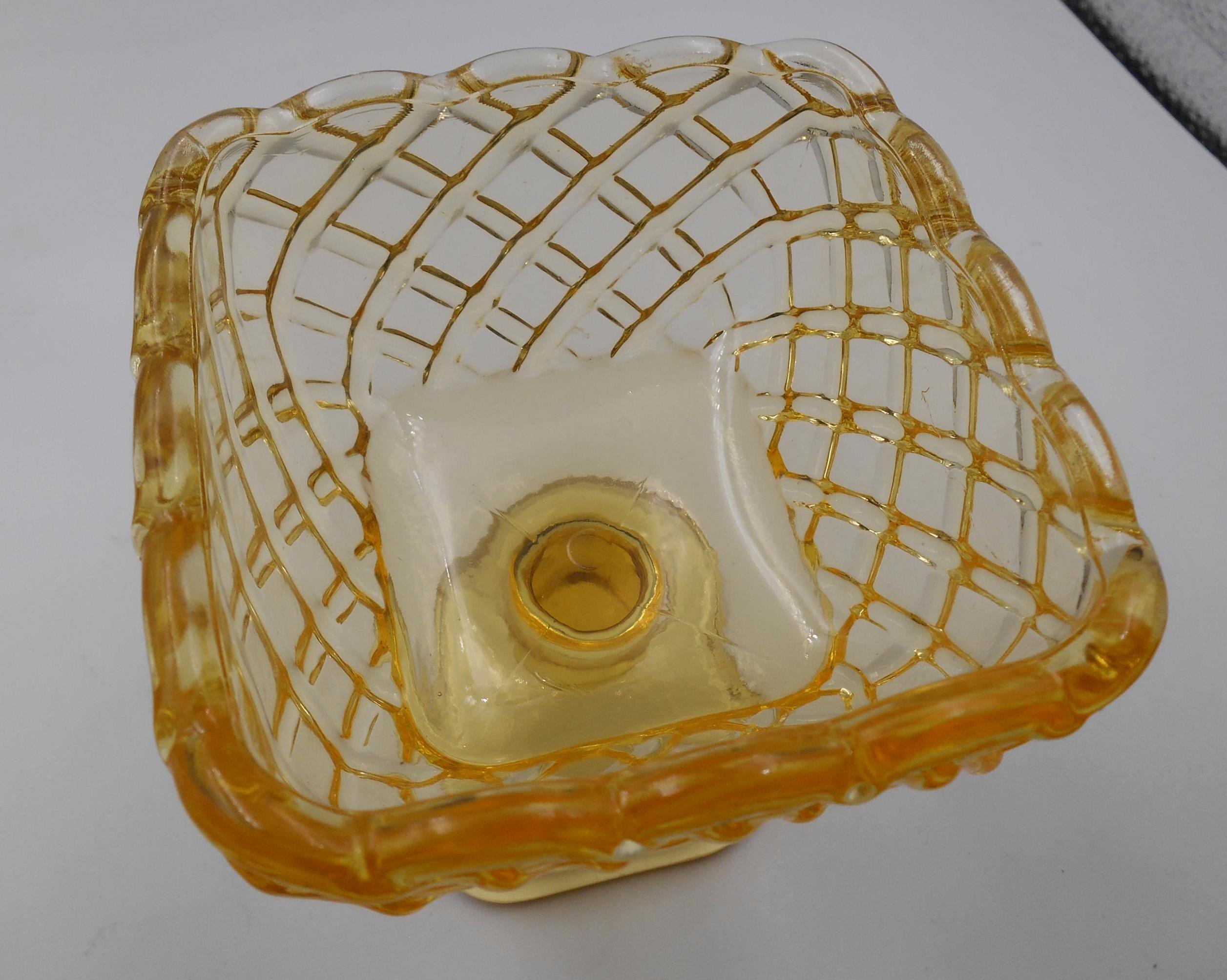 L.E. Smith Vintage Trellis Lattice Design Yellow Glass Footed Pedestal ...