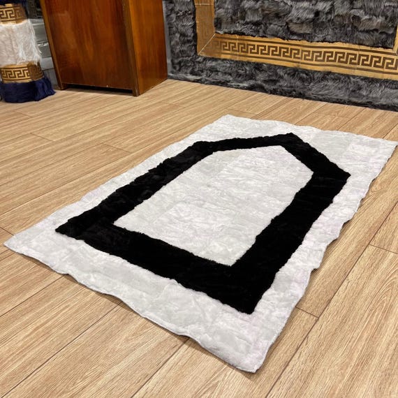 Black And White Prayer Mat