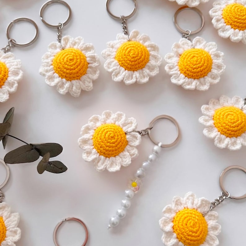 Cute Daisy Flower Keychain, Amigurumi Crochet Keychain, Bag Charm ...