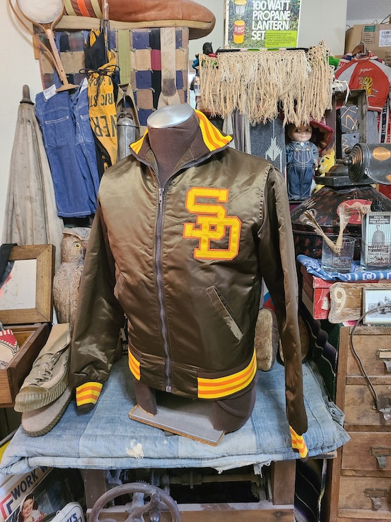Padres windbreaker outlet Padres windbreaker outlet