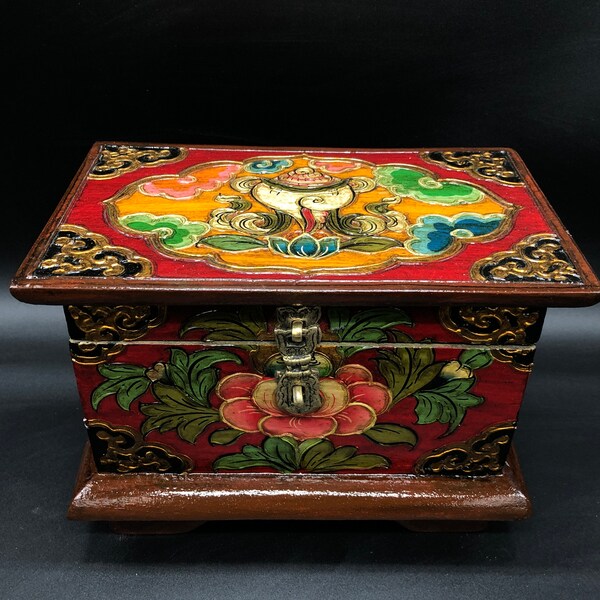 Traditional Jewelry Box - Etsy