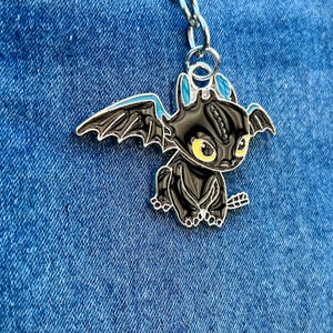 How to Train Your Dragon Luna or Toothless Keychain Night Fury Keyring ...