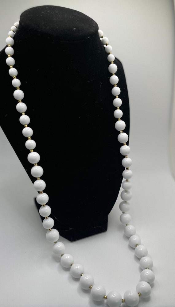 Vintage signed MONET white and gold beaded necklace. - Gem