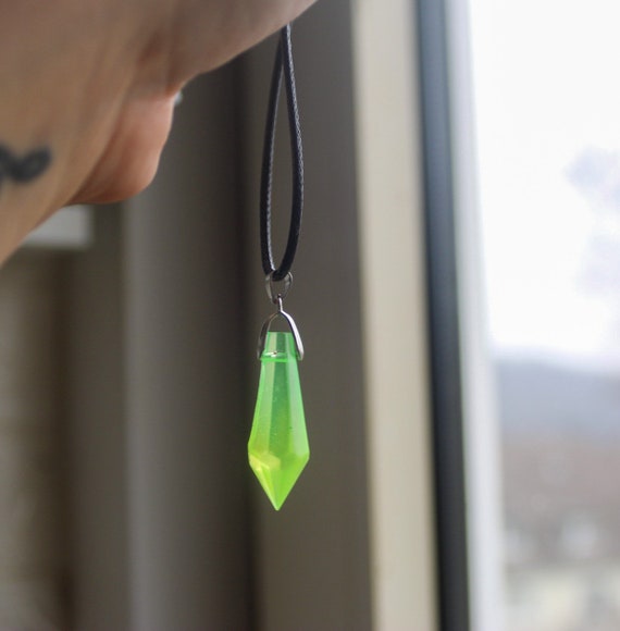 CYBERPUNK NEON PENDANT with epoxy resin chain Cyberpunk necklace Glow in the Dark Futuristic crystal jewelry