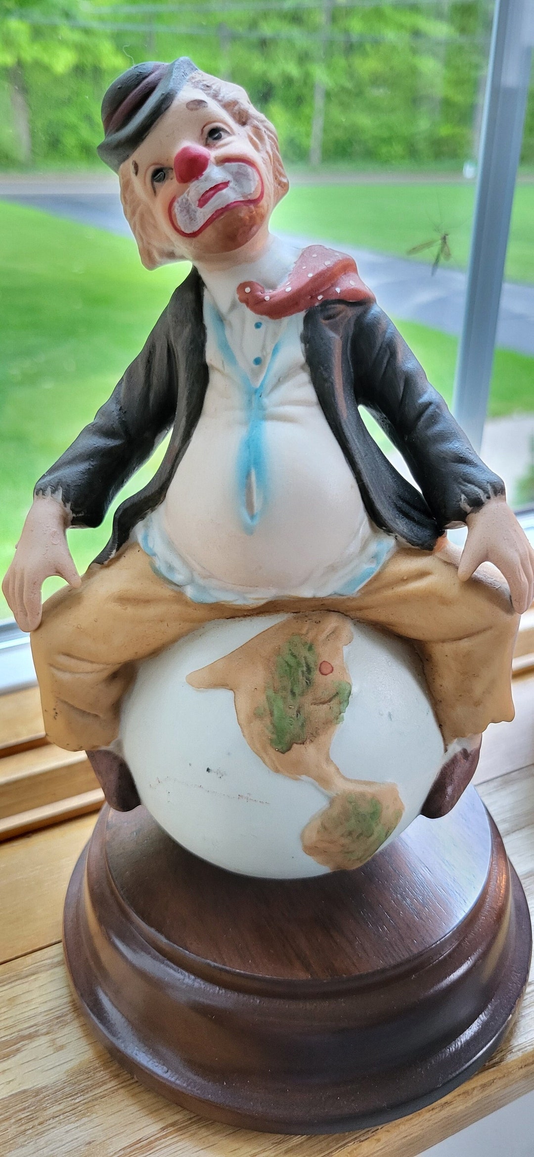 Vintage Musical Porcelain Clown Wind up Music Box Plays Sitting on Top ...