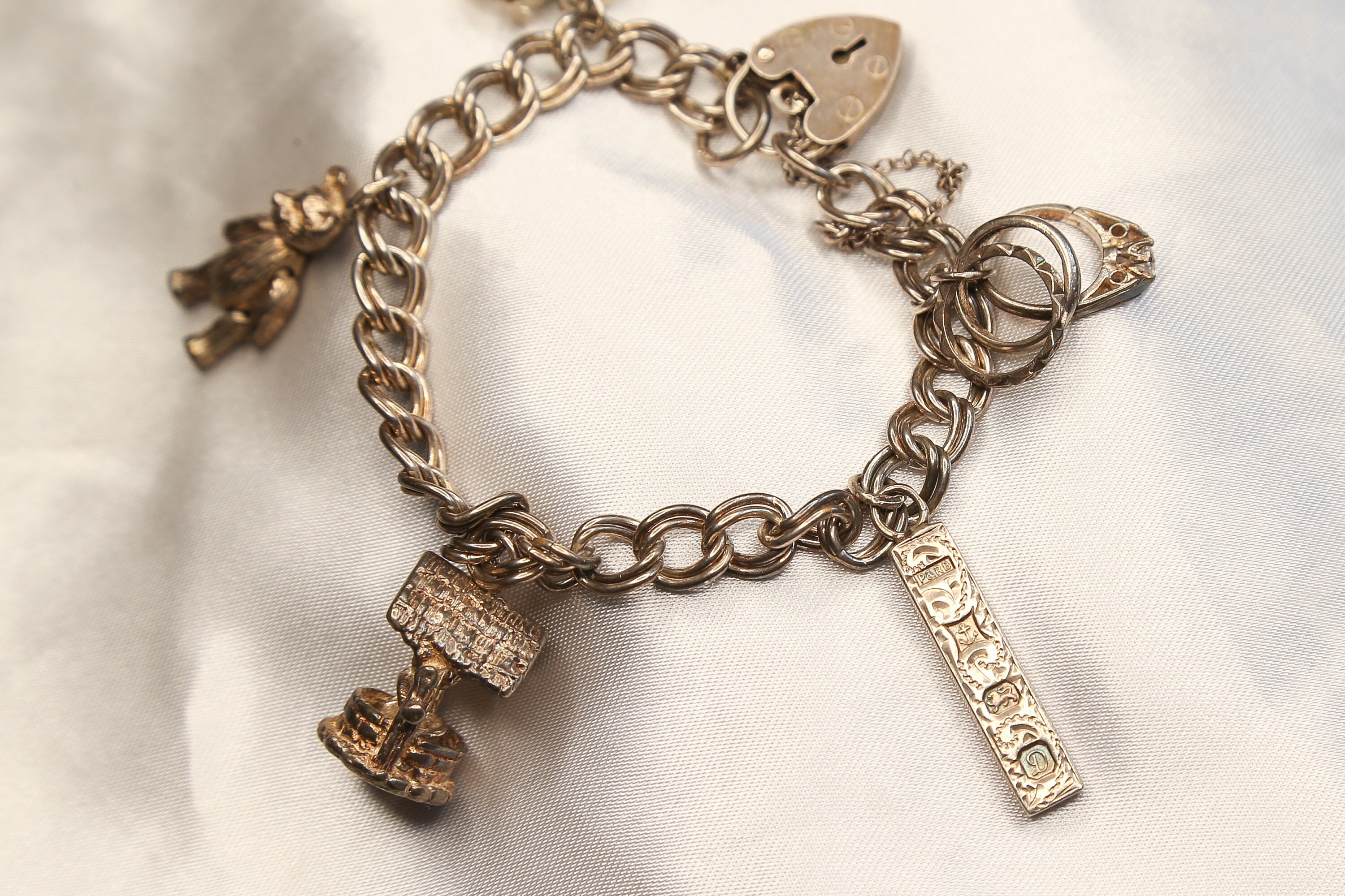 Vintage Full Sterling Silver Charm Bracelet - Padlock Clasp Vintage Full Sterling Silver Charm Bracelet - Padlock Clasp