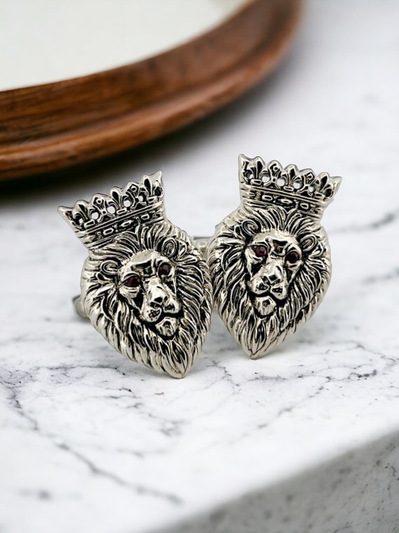 Fine silver ruby lion - Gem