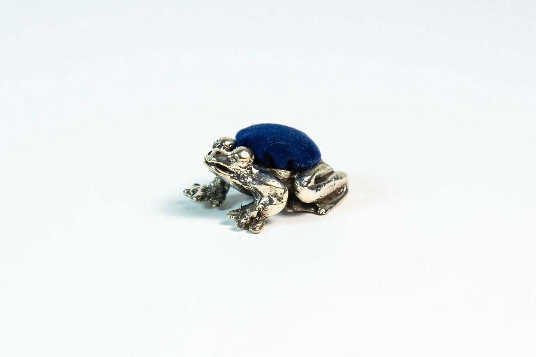 Sterling Silver Frog Pin Cushion, English Hallmarked Figurine, Craft ...