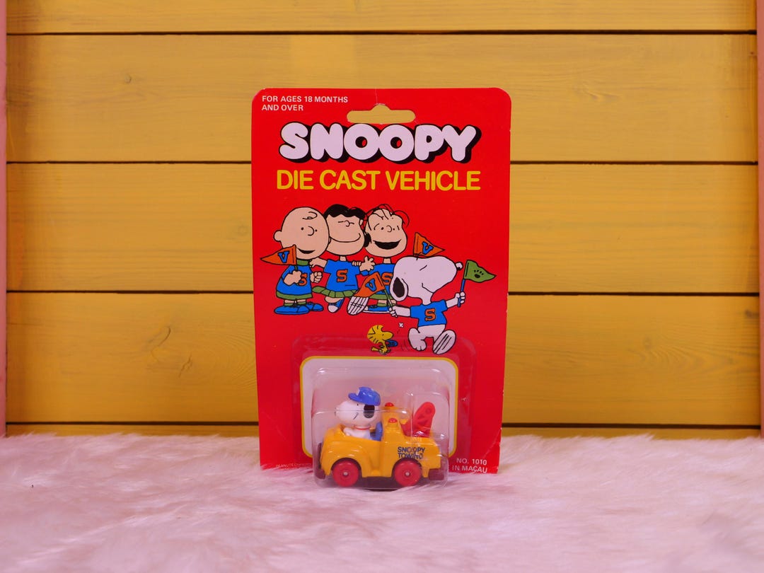 Vintage 1971 Peanuts Snoopy Tow Truck Toy Retro in Packaging ...
