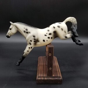 Peter Stone Jumping Horse Stand - Etsy
