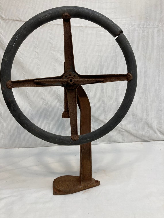 Vintage Big Ben Cast Iron Mount With Bakelite Steering Wheel - Etsy