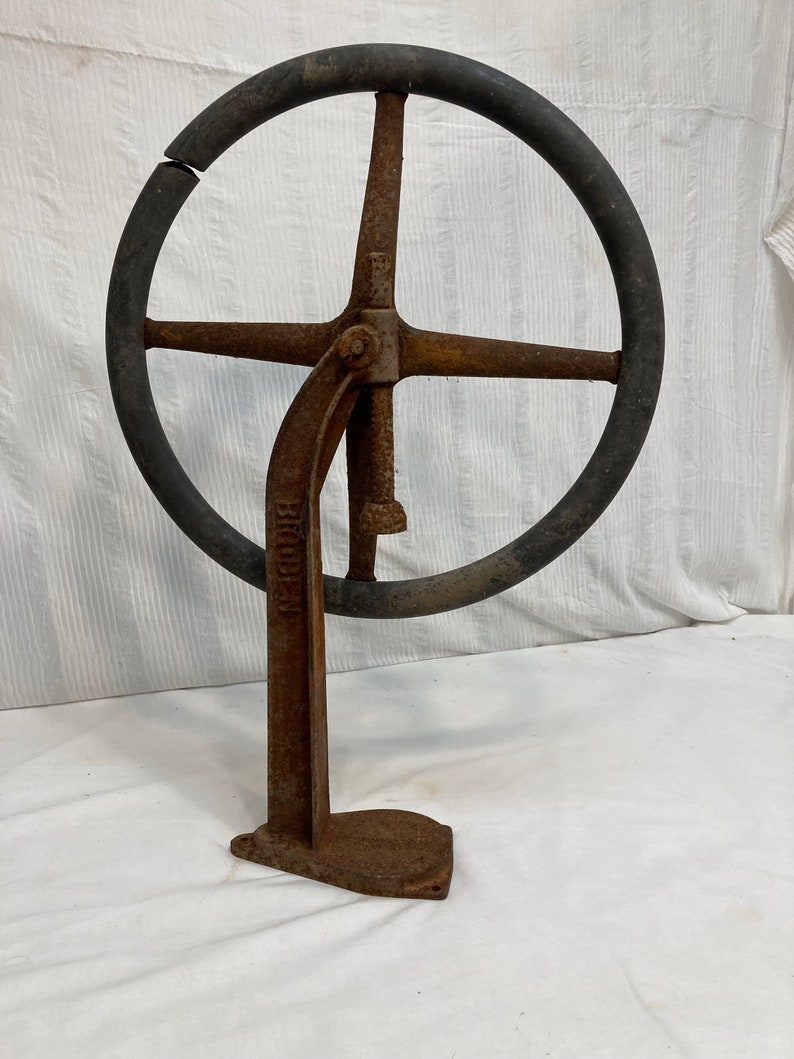 Vintage Big Ben Cast Iron Mount With Bakelite Steering Wheel - Etsy
