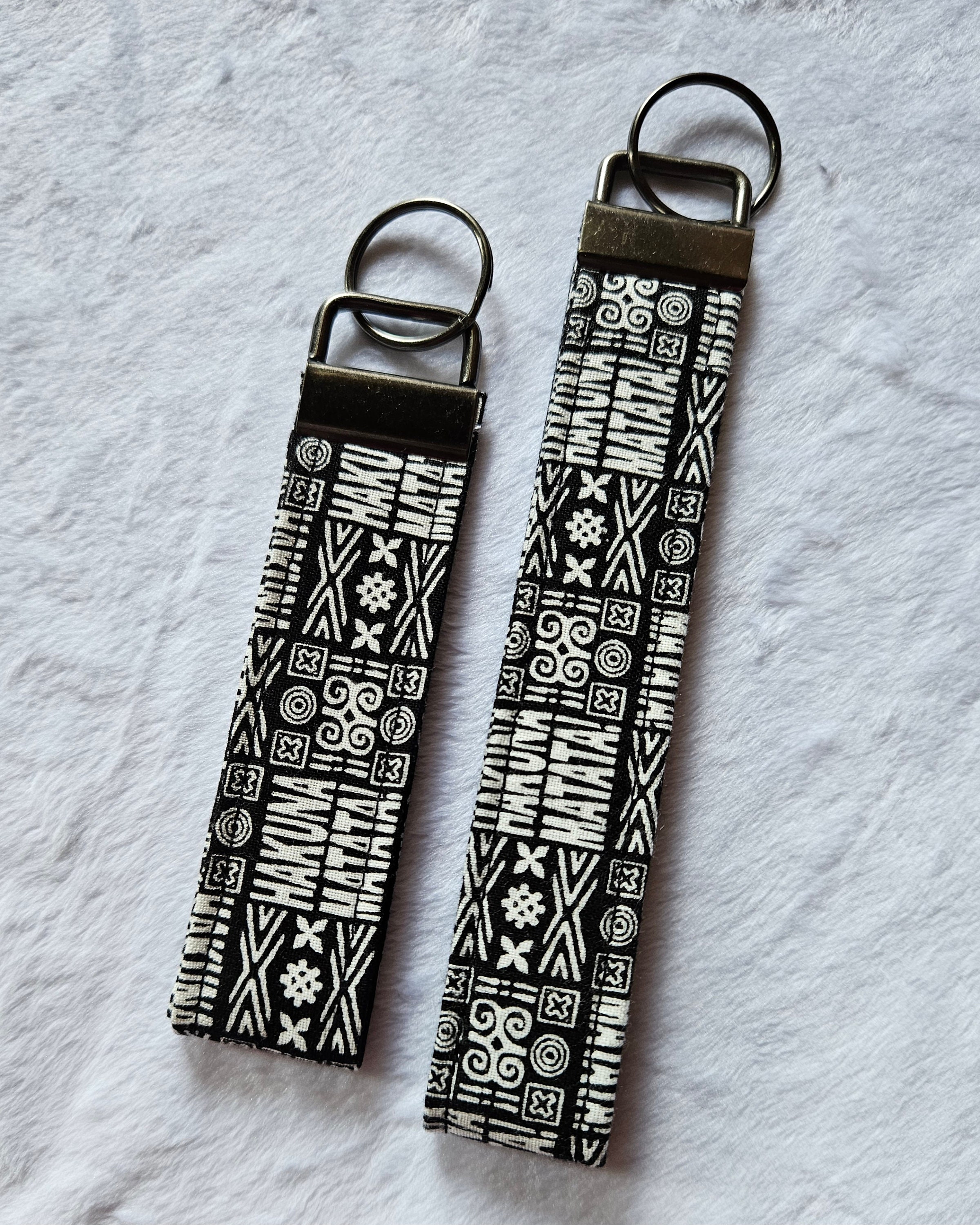 Fabric Key Fob Keychain Keychain Wristlet Key Accessory Hakuna Matata ...