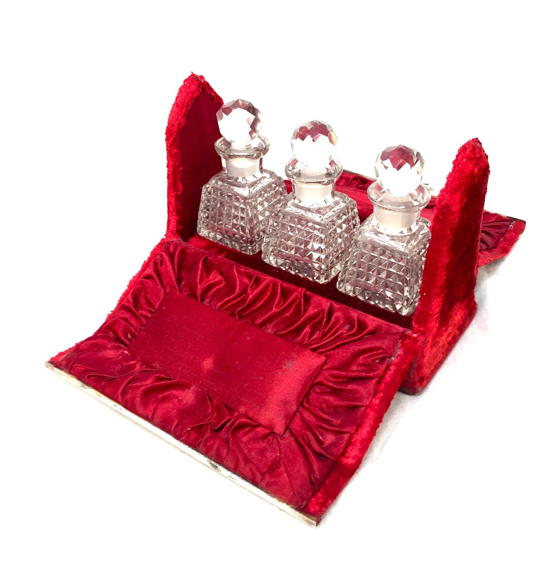 Antique Set of Ladies Cut Glass Perfume Scent Bottles in Handbag Carry ...
