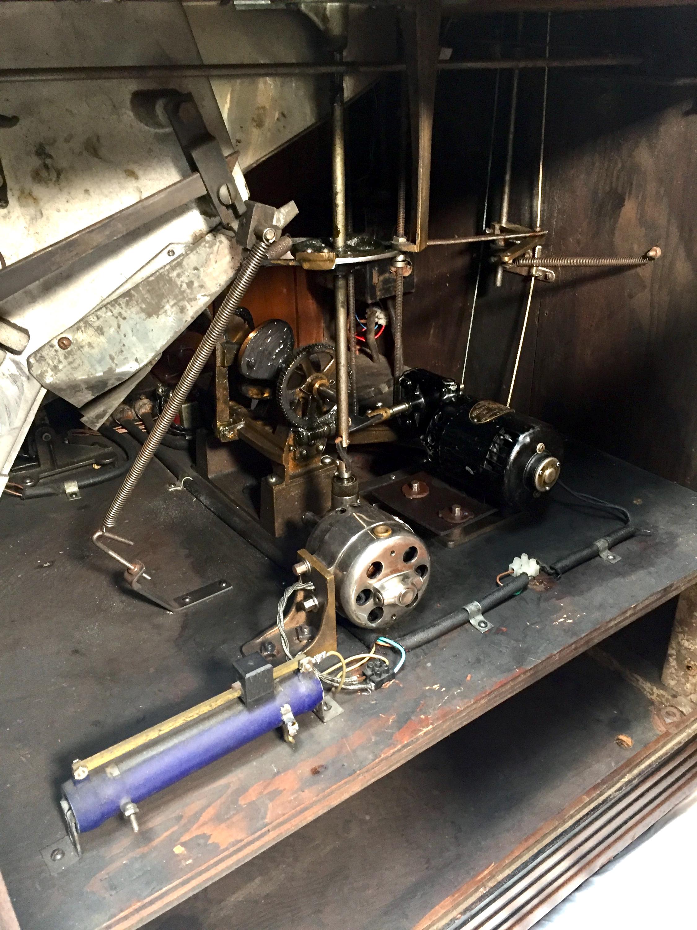 Antique 1930s Rotomatic Coin Operated Arcade Machine by Mutoscope Reel ...