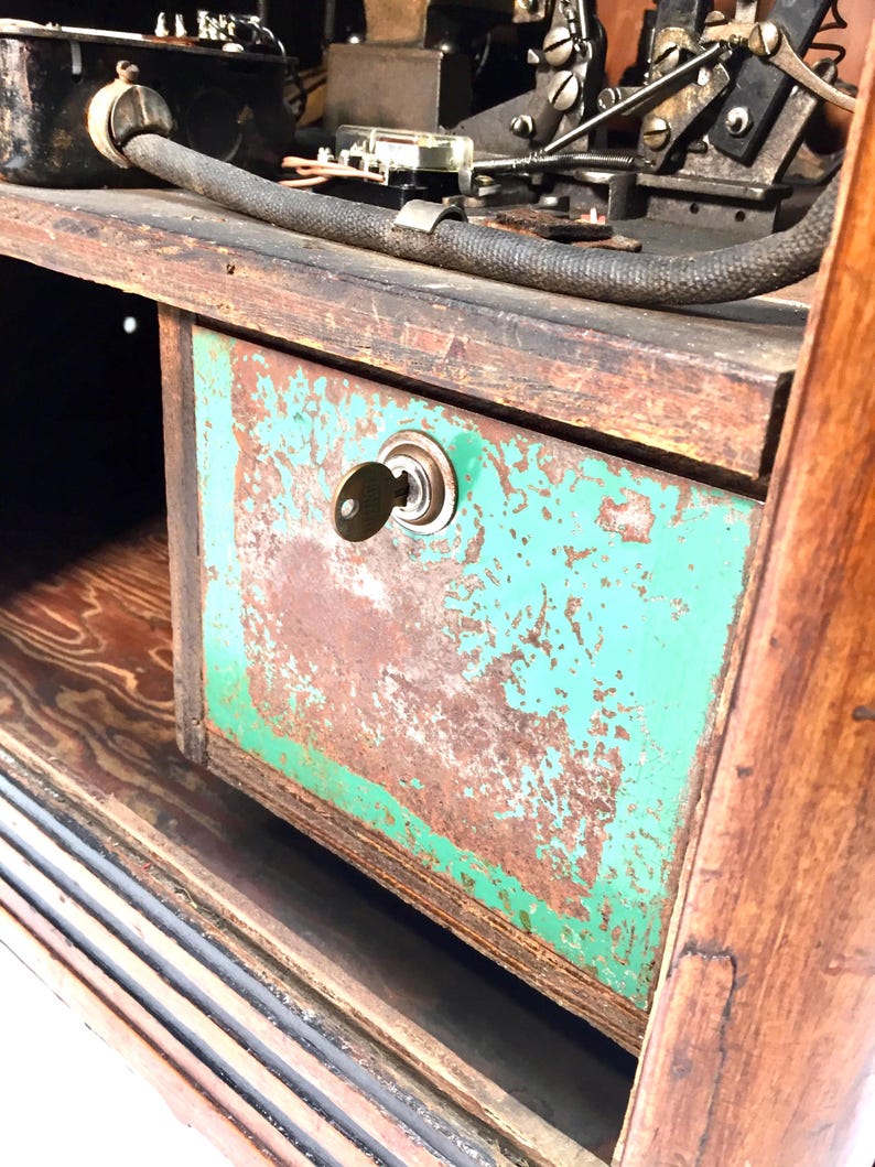 Antique 1930s Rotomatic Coin Operated Arcade Machine by Mutoscope Reel ...