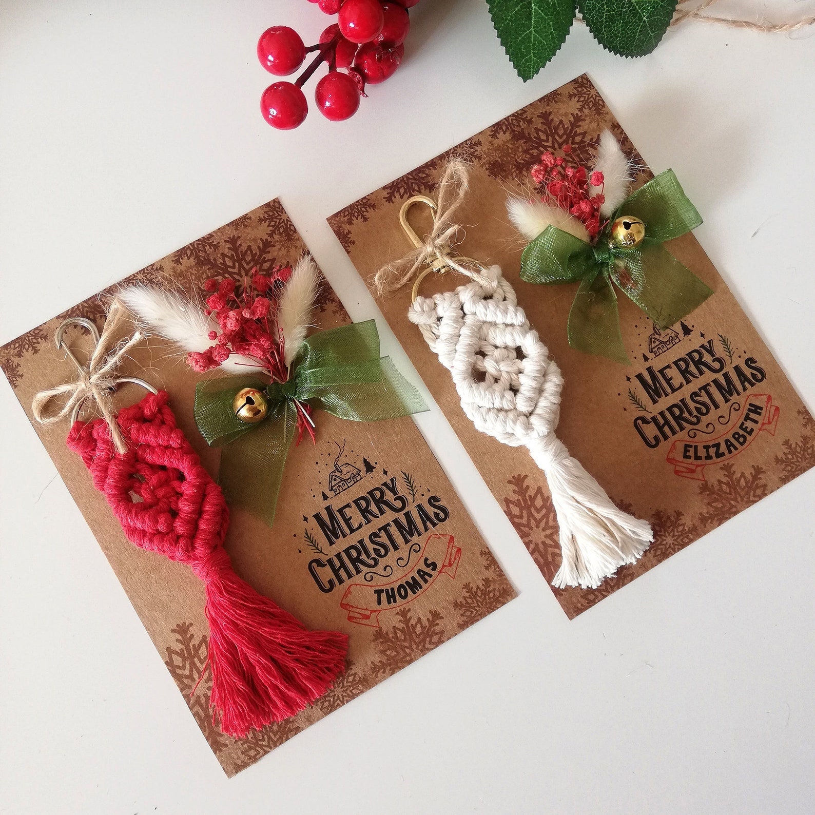 Christmas Macrame Keychain, Merry Christmas Favors, Christmas Cards ...