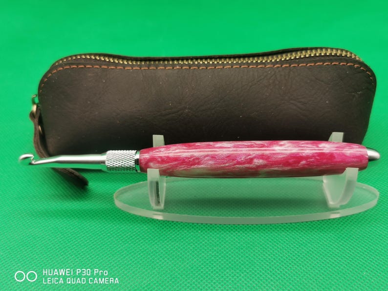 Ergonomic Crochet Hook Set. Handpoured Alumilite Clear Resin Handle. 8 ...