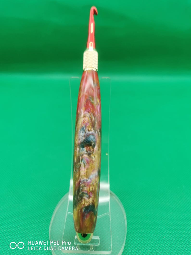 Ergonomic Crochet Hook Set: Hand Poured Alumilite Resin Handle ...