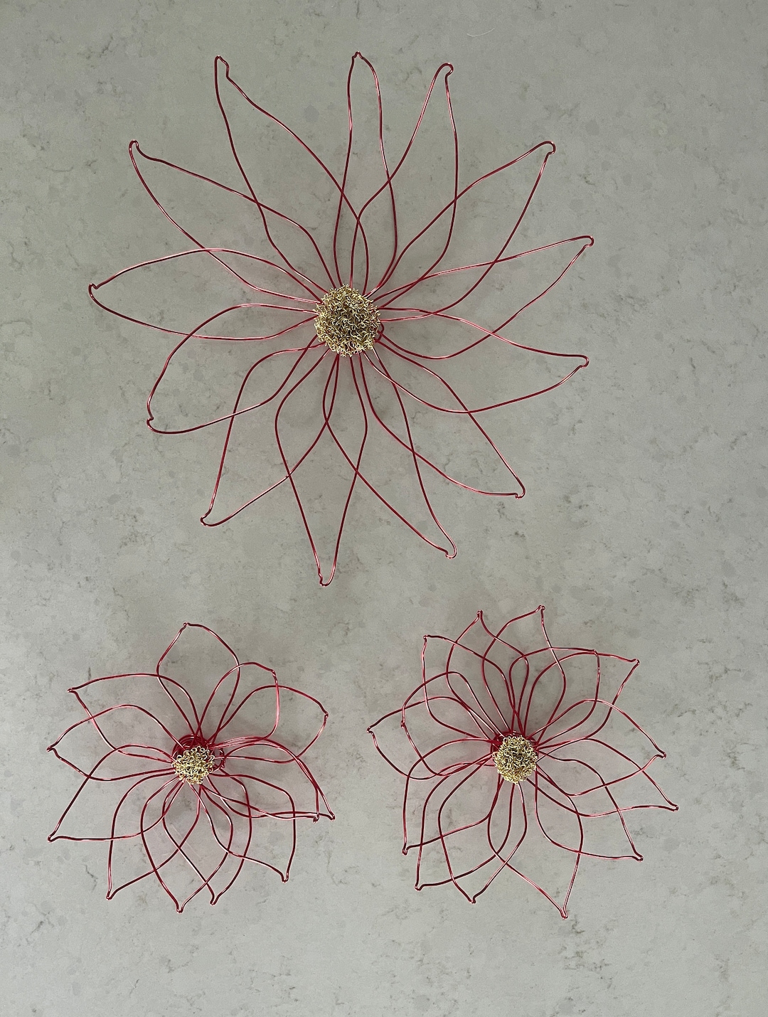 Poinsettia Wire Flower Wall Hanging, Red and Gold Wire Art - Etsy