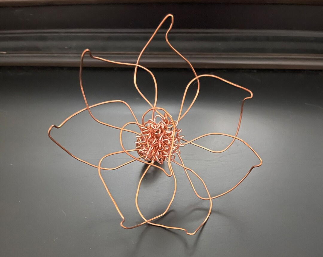 Copper Wire Flower Desk Ornament With a Heart Over the Center, Wire Art ...