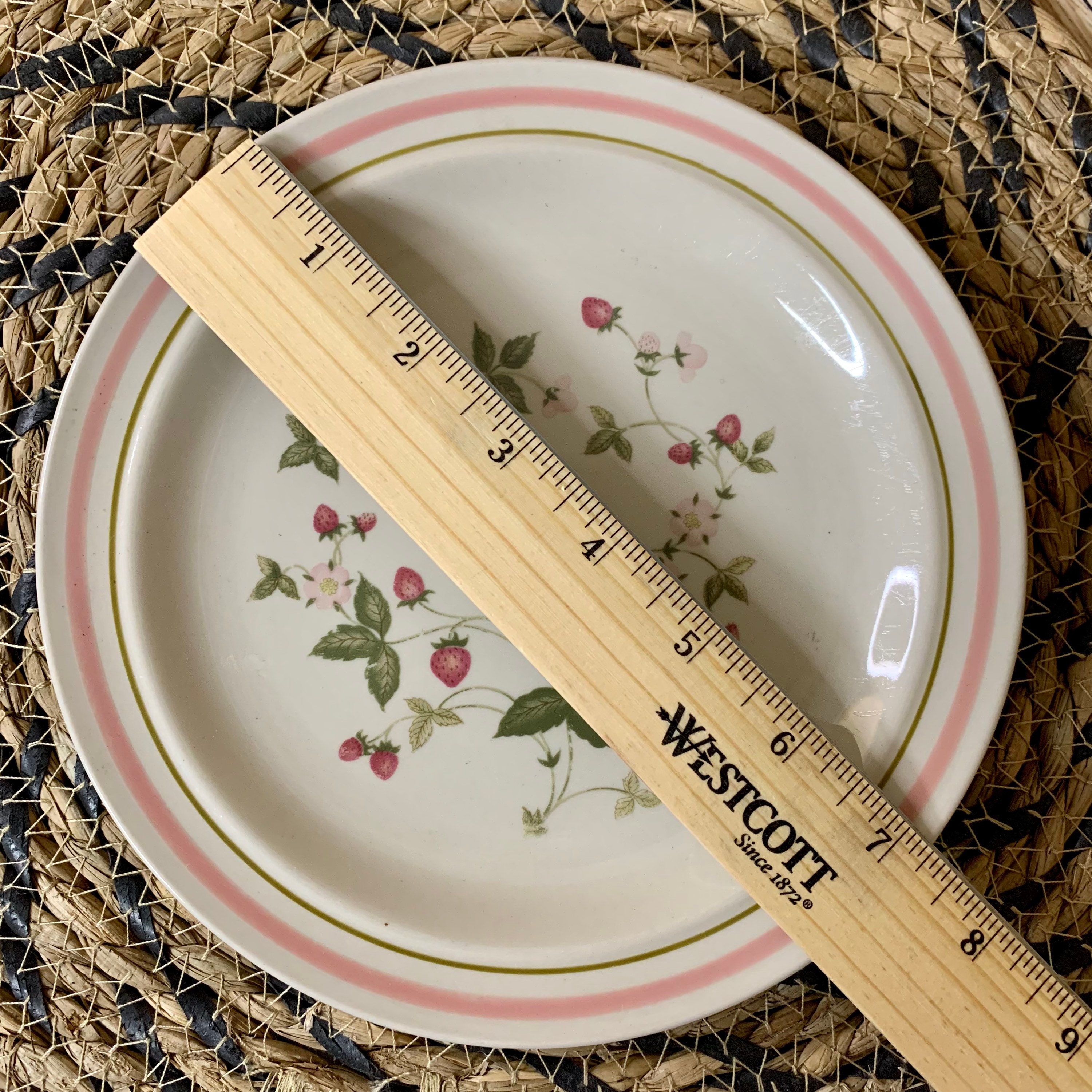 Set of 7 Newcor Stoneware Vintage Strawberry Salad Plates | Etsy