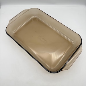 Pyrex 3 Qt-3l Oblong Smokey Glass Baking Dish and Gold Colored Accent ...