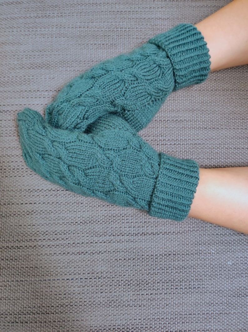Staggered Cable Mittens - Knitting Pattern - Gloves - Etsy