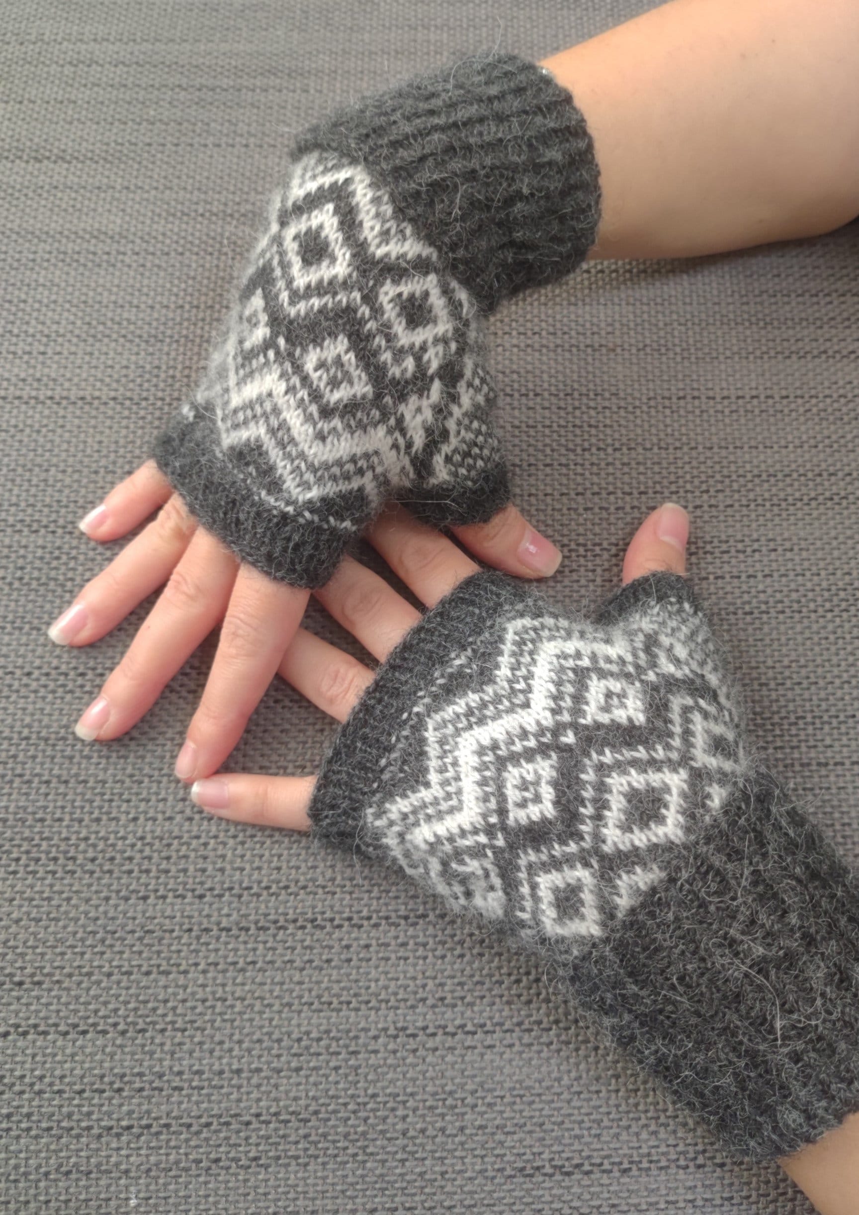 Supersoft Alpaca Geometric Mitts - Knitting Pattern - Perfect Gift for ...