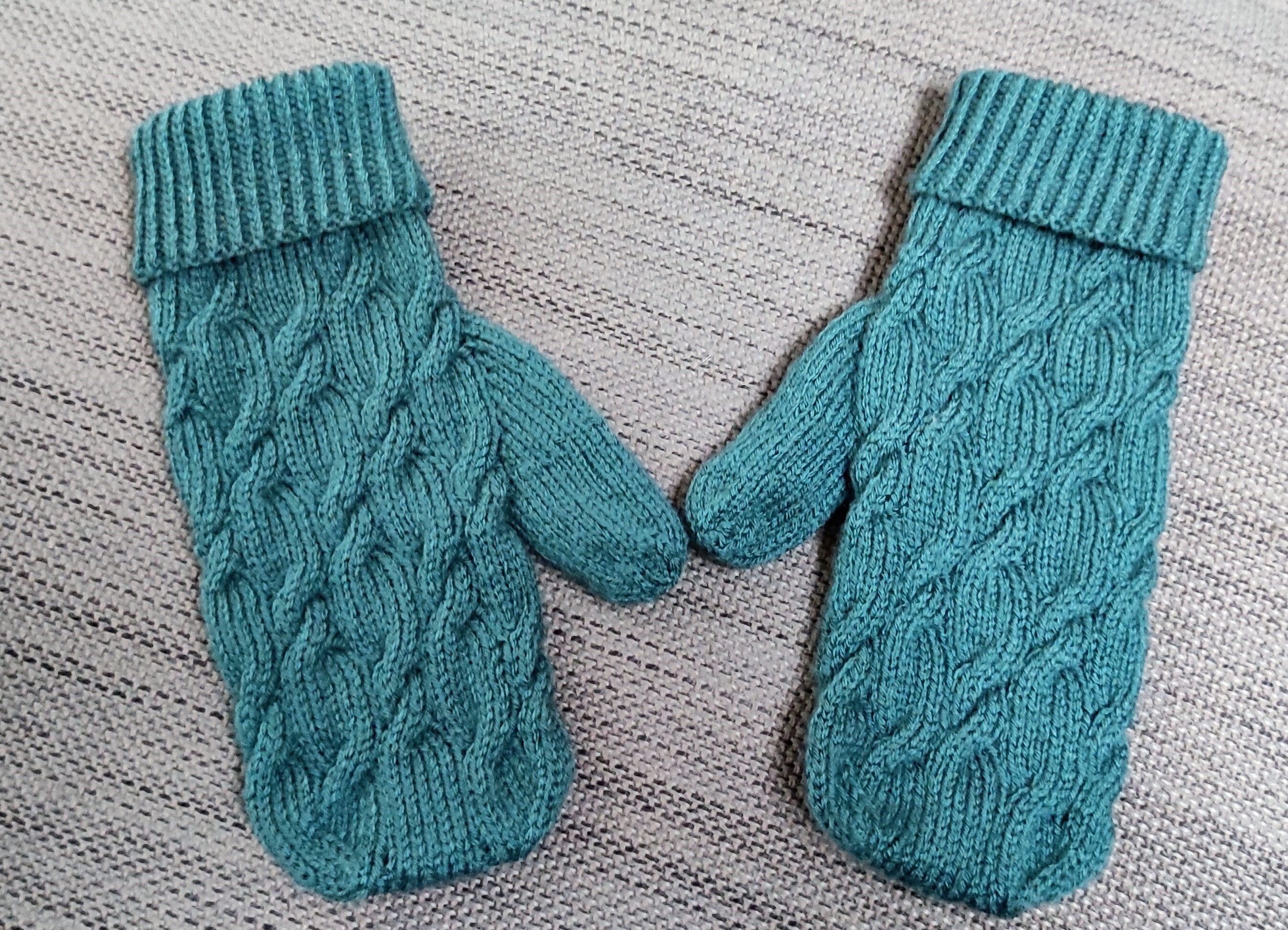 Staggered Cable Mittens - Knitting Pattern - Gloves - Etsy
