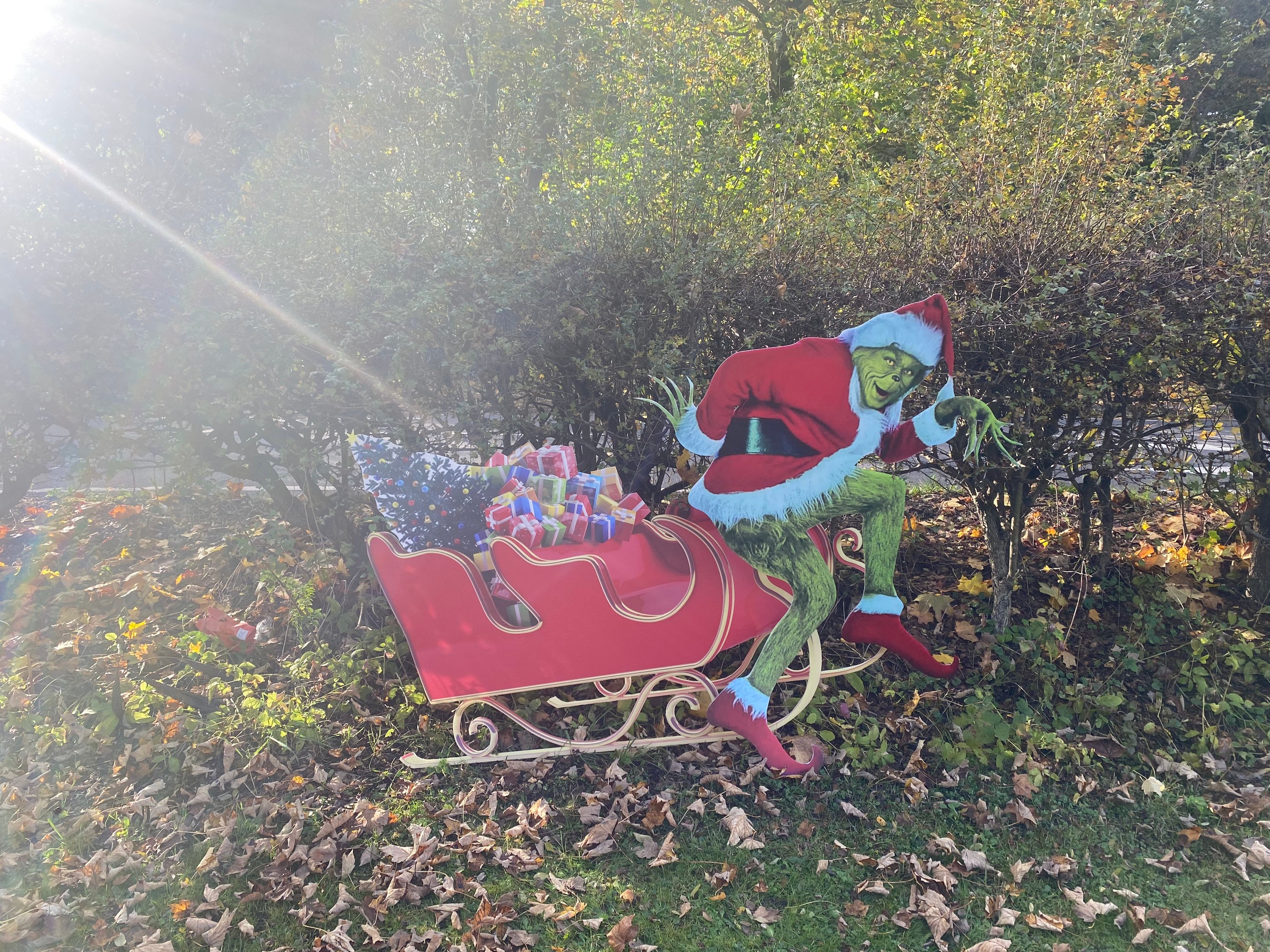 Full Set 5ft High Grinch and 6ft Wide Sleigh Plastic Cut Out Christmas ...