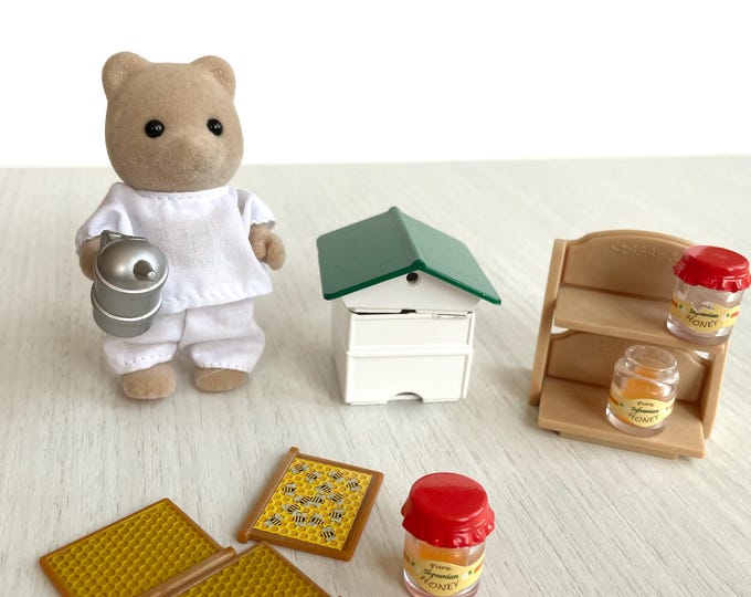 Calico Critters Beekeeper Set in Excellent Condition, Complete Set. A ...