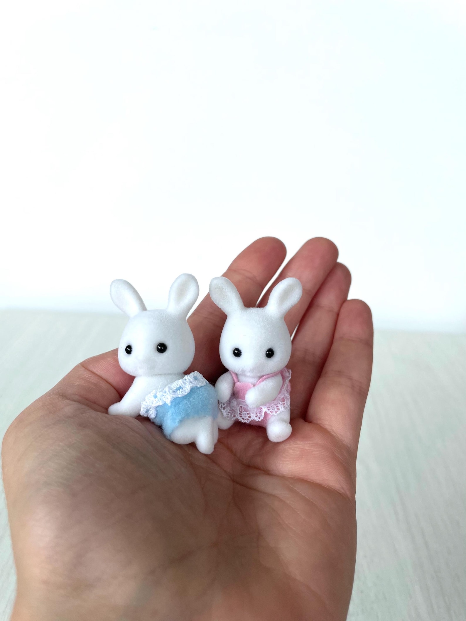Calico Critters Snow Warren Rabbit Babies, White Flocked Rabbit Figures ...