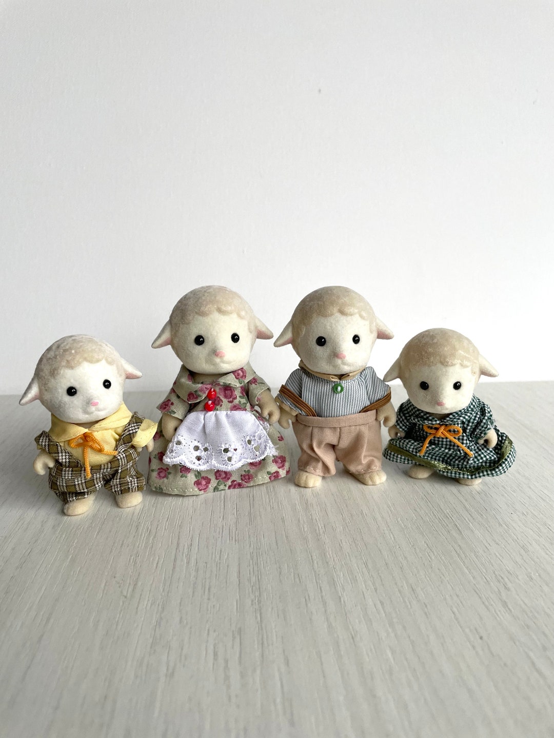 Calico Critters Vintage Dale Sheep Family With Gripping Hands in Very ...
