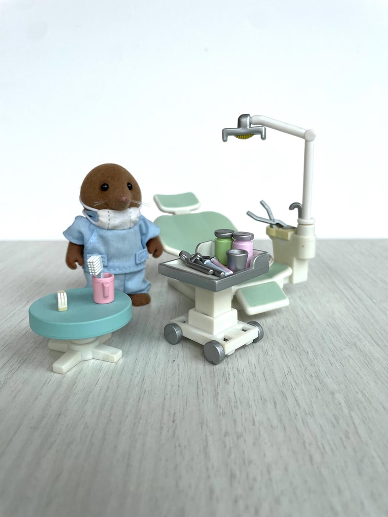 Calico Critters Brown Vole Dentist Set, Mole Dentist, Excellent ...