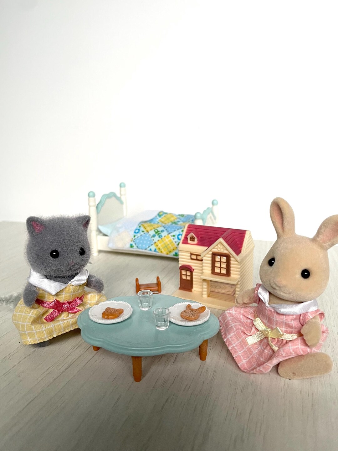 Miniature Calico Critters Dollhouse and Girl's Bedroom Set With Blue ...