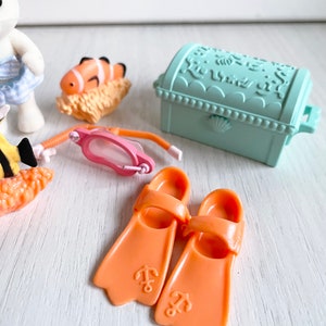 Calico Critters Seaside Treasure Set, Snorkle and Flippers With Lily ...