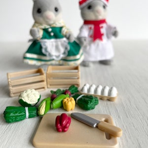 Sylvanian Families Vintage Chef Set With Cottontail Rabbit Waitress and ...