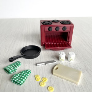 Miniature Chef Mouse Figure With Dollhouse Kitchen Cooking Stove and ...
