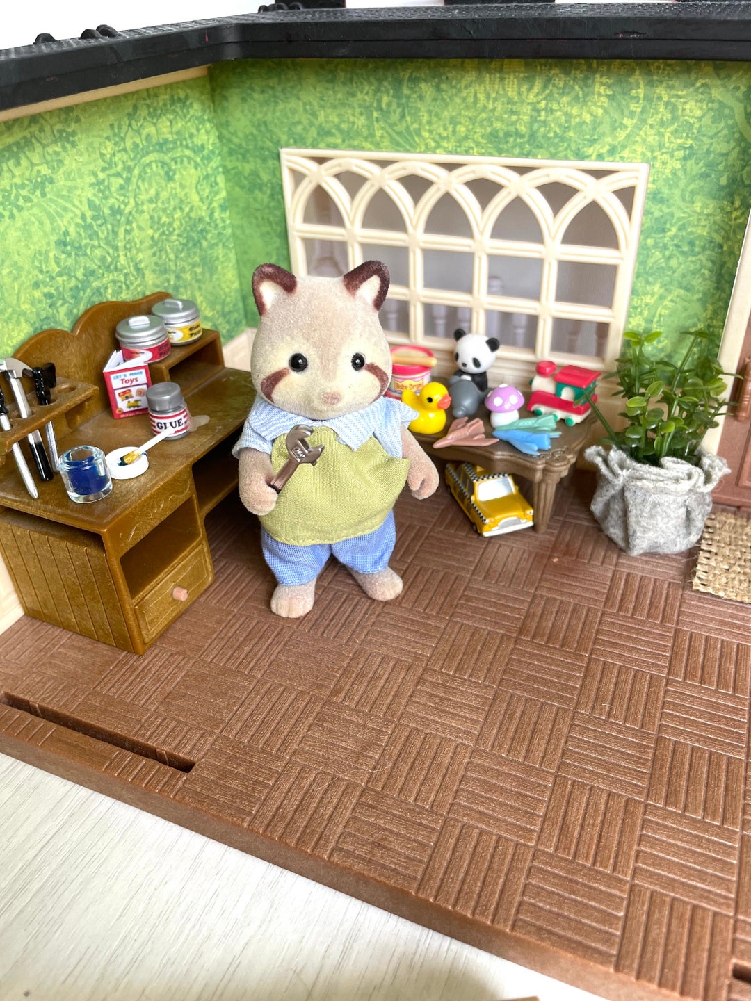 Calico Critters Toymaker Set With Custom Wallpaper Sweet Raspberry Home ...