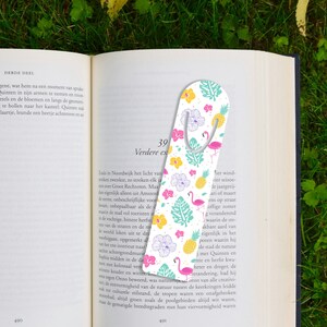 Flamingo Bookmark, Hot Girls Read Summer Bookmark, Beach Reads ...