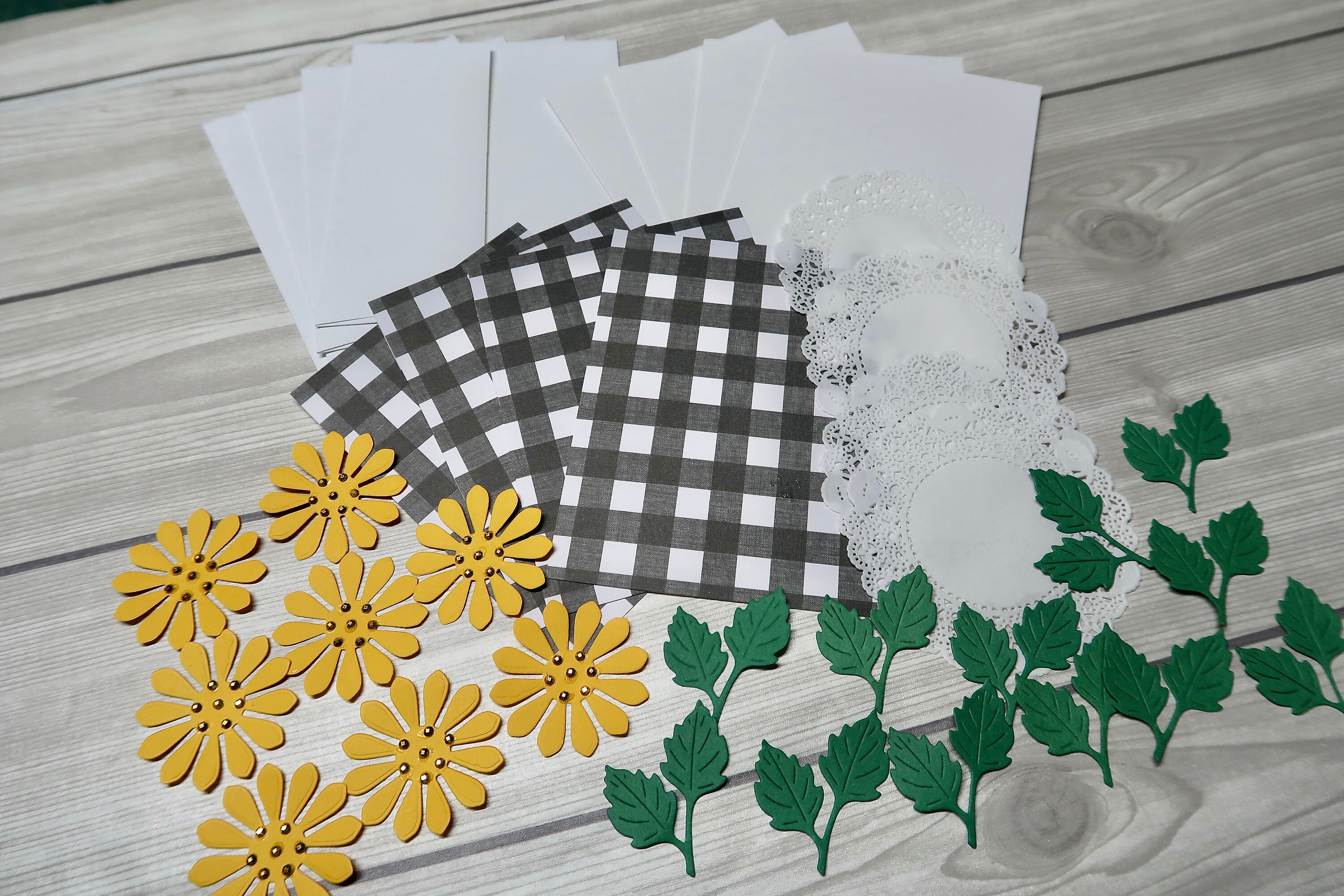 Black and White Checkered Flower Card Kit, Floral Card Kit, Flower and ...