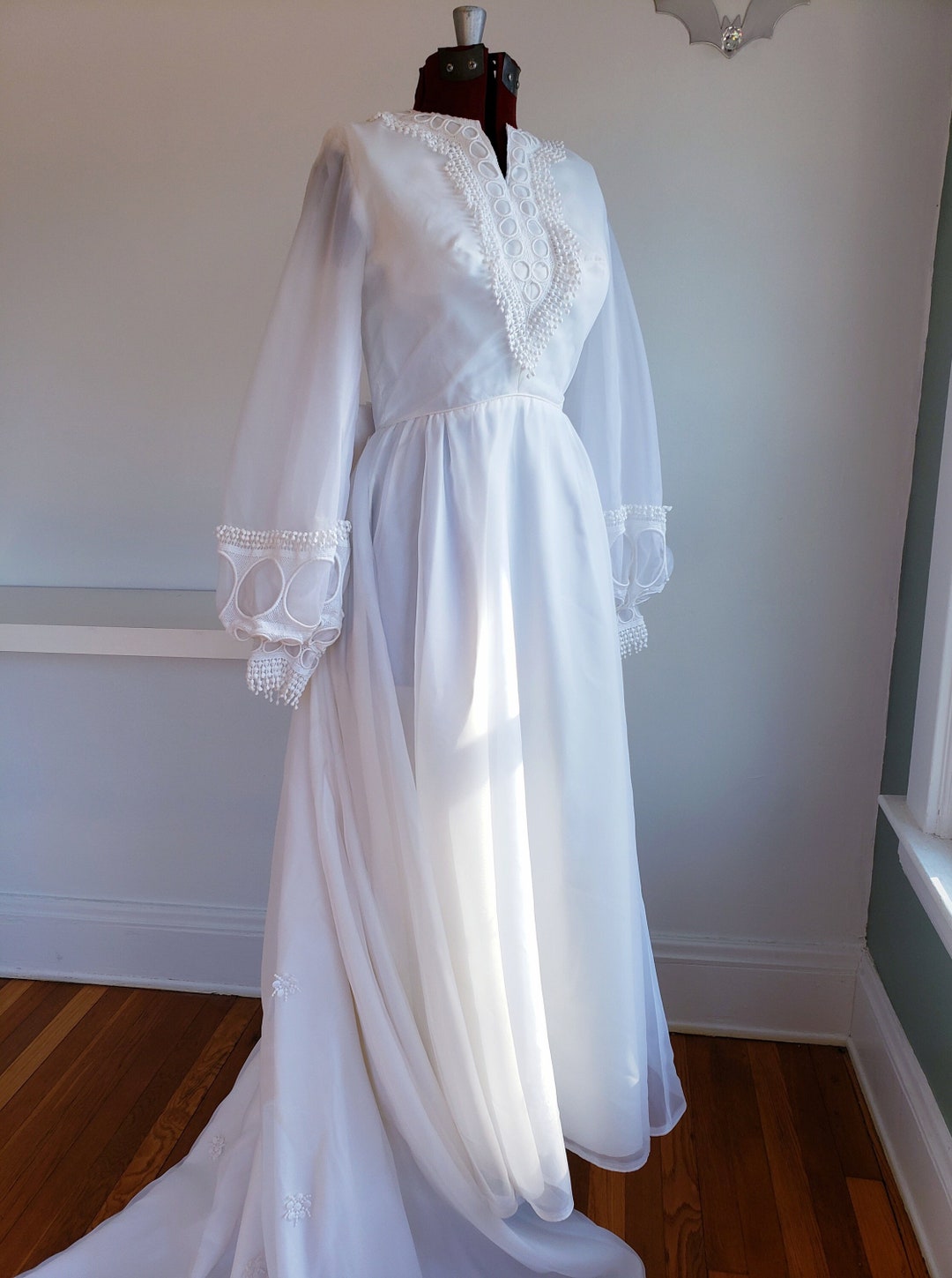 Vintage Bridal 60s Boho Wedding Dress Rustic Dreamy Bishop Sleeves ...