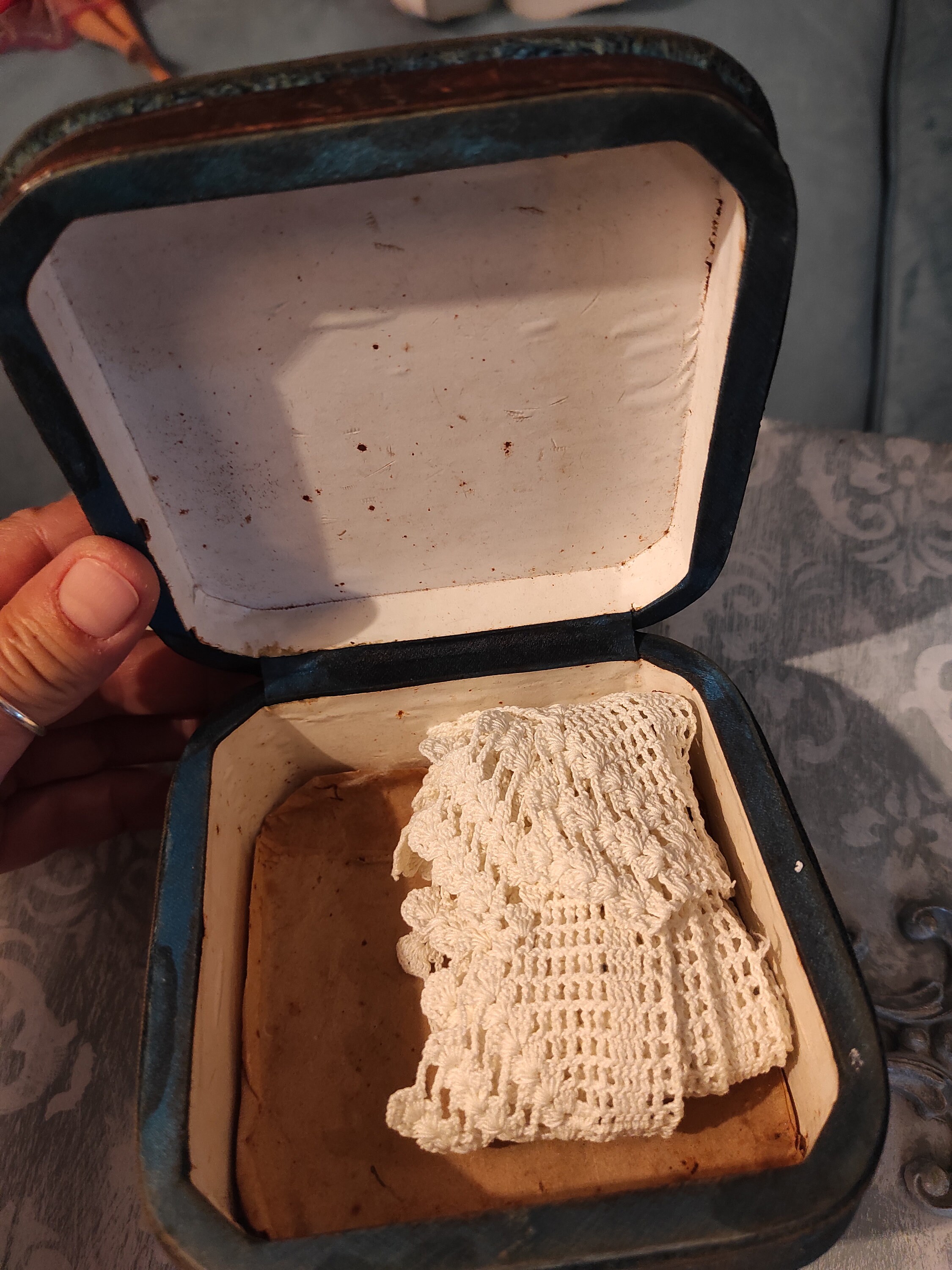 Antique Box / Box of Chocolates 1880s 1890 Victorian Velvet Silk ...