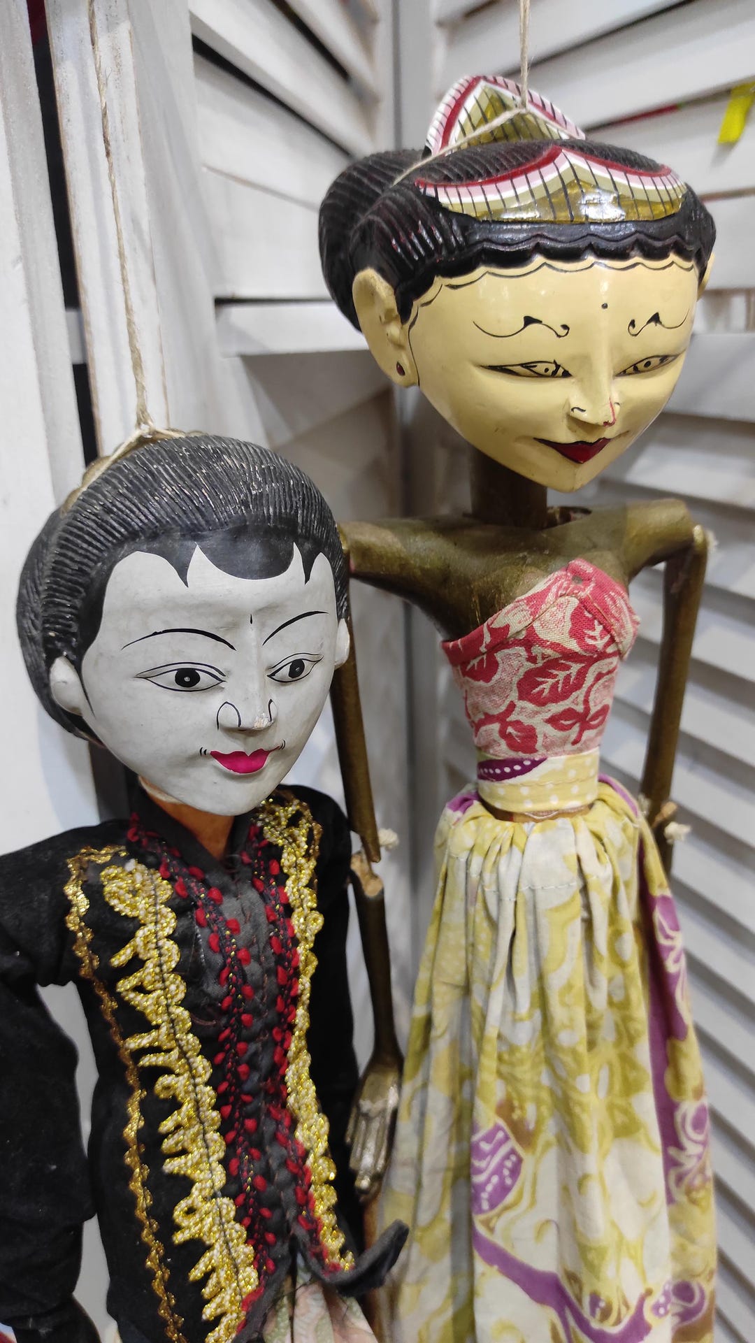 Vintage Indonesian Pair Stick Puppet Hand Carved Wooden Hand Painted ...