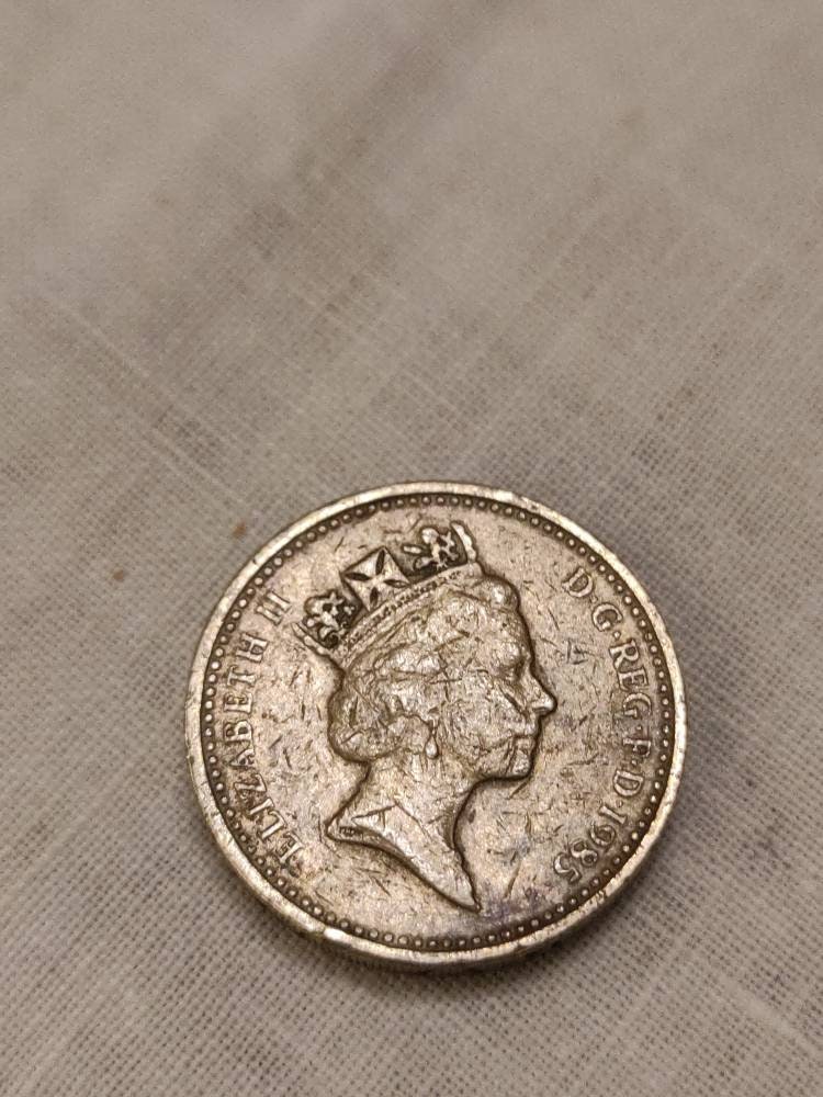 RARE 1985 One Pound Coin Gales Lero PLEIDIOL WYF I'M Gwlad Upside Down ...