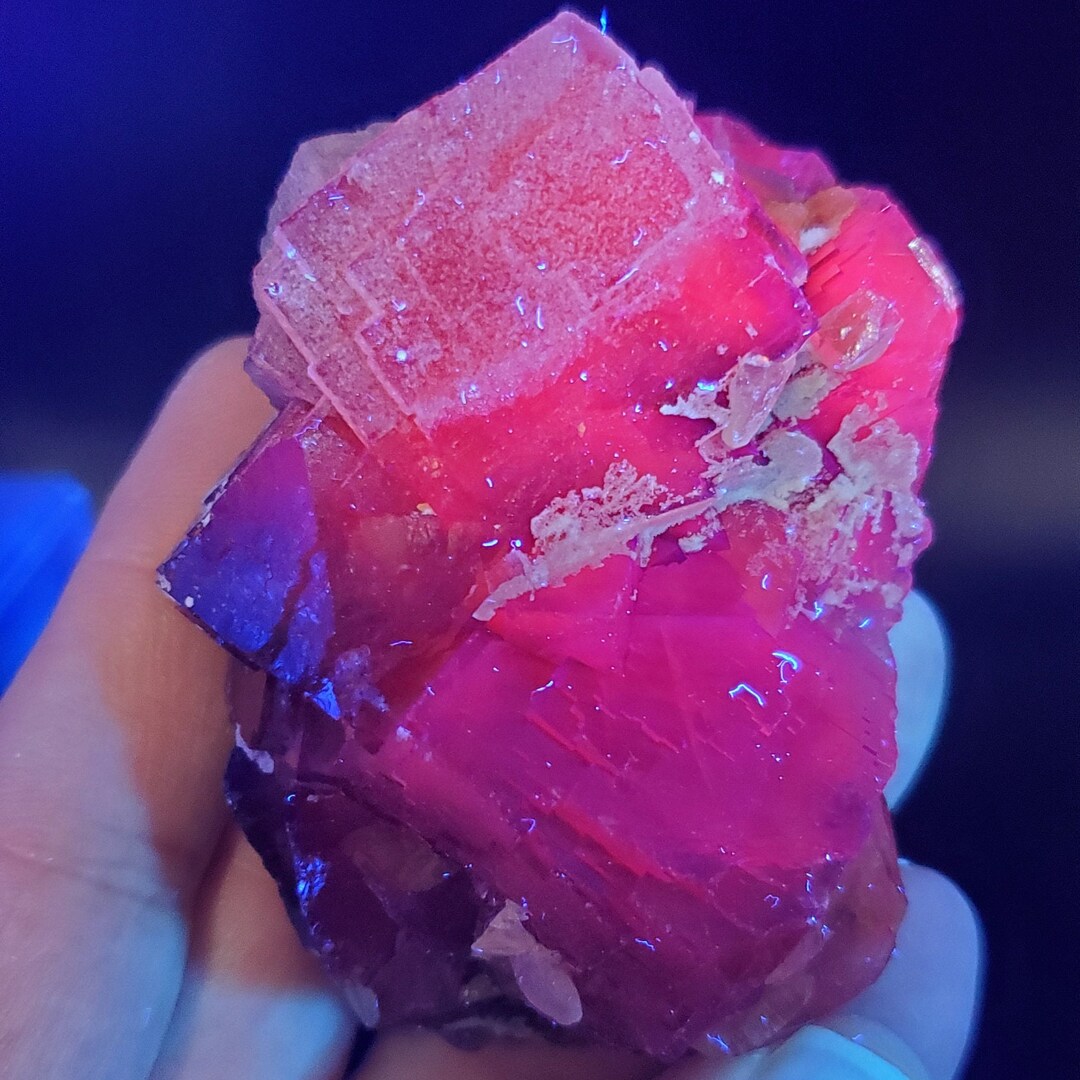 Fluorite Black Rose Fluorite, Uv-reactive Chinese Fluorite With Stand ...