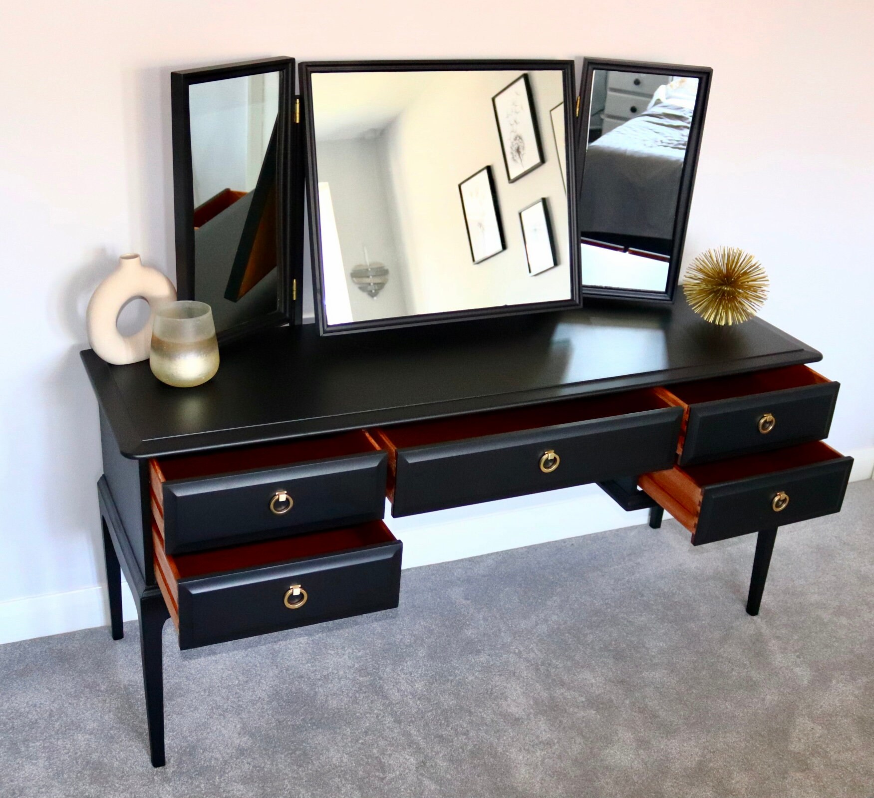 Stag Minstrel 5 Drawer Dressing Table, Matching Stool & Triple Mirrors ...